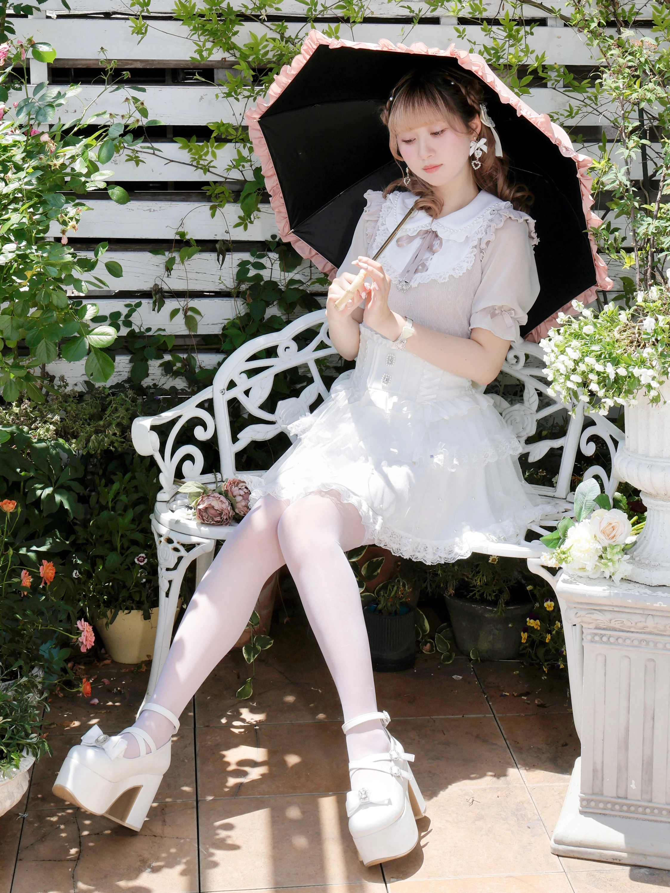NOEMIE お嬢さんフリル長日傘(グッズ|黒・オフホワイト NOEMIE お嬢さんフリル長日傘(グッズ|黒・オフホワイト